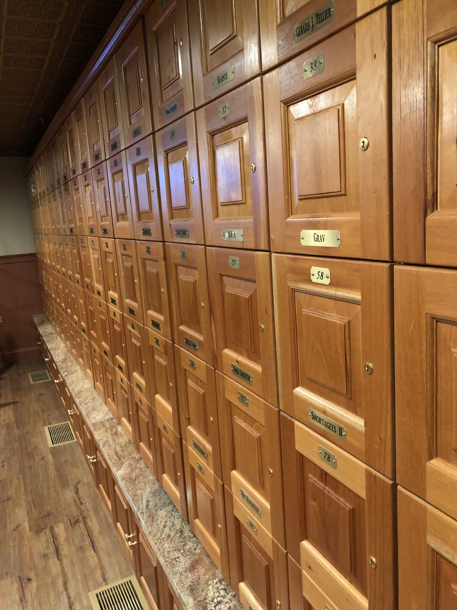 Mr Js Havana Cigar Lounge – Est. 2020
